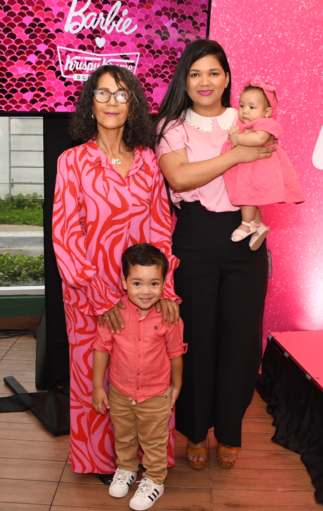 KRISPY KREME celebra el 65 aniversario de Barbie® – Periodico Primicias