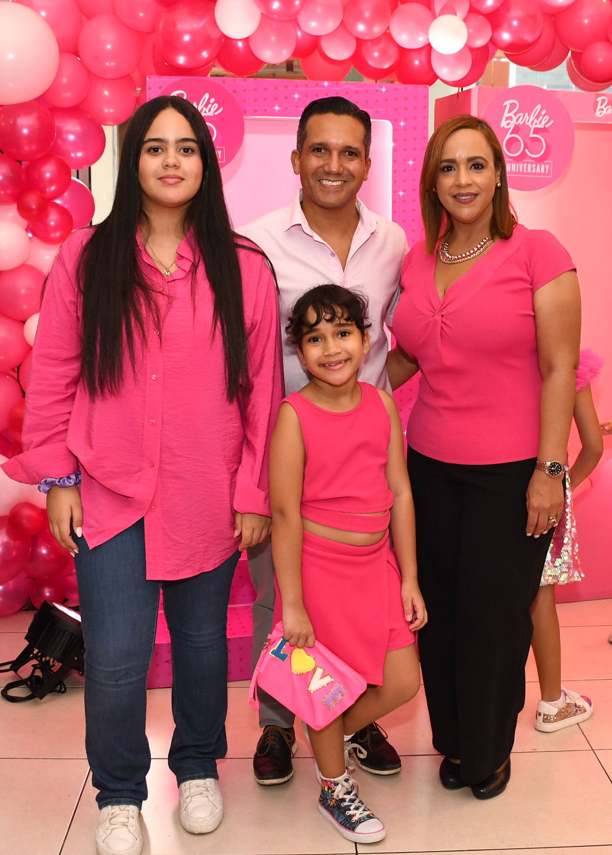 KRISPY KREME celebra el 65 aniversario de Barbie® – Periodico Primicias