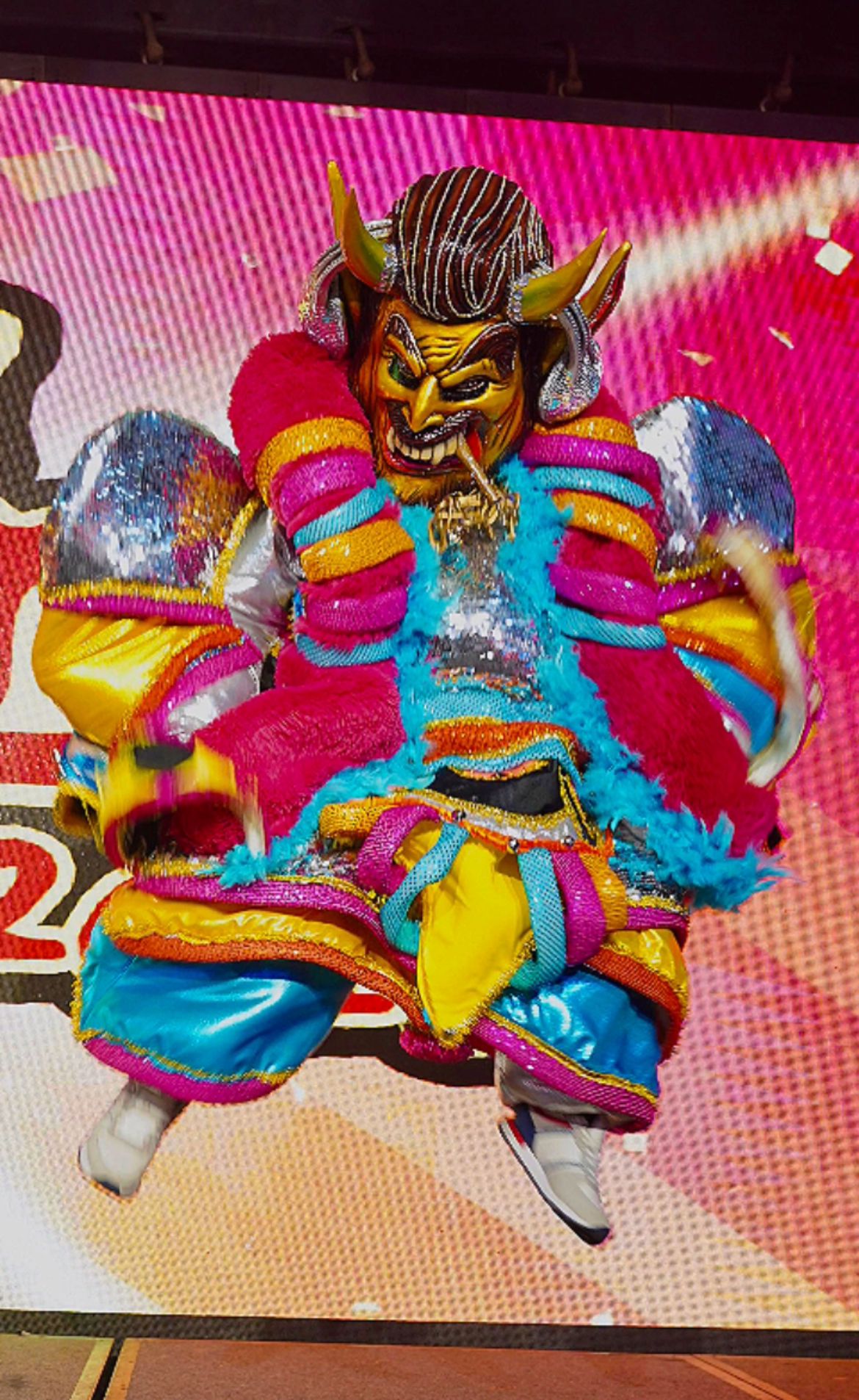 Los Broncos de La Vega hacen historia en el lanzamiento del Carnaval ...
