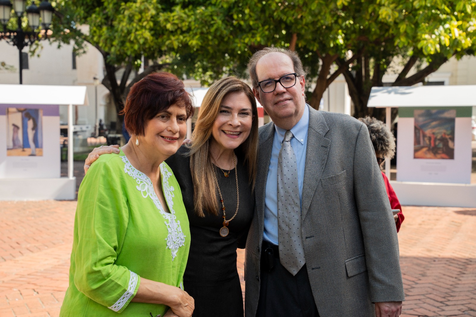 INICIA y la Alcaldía del DN inauguran exhibición del libro “Retrato de ...
