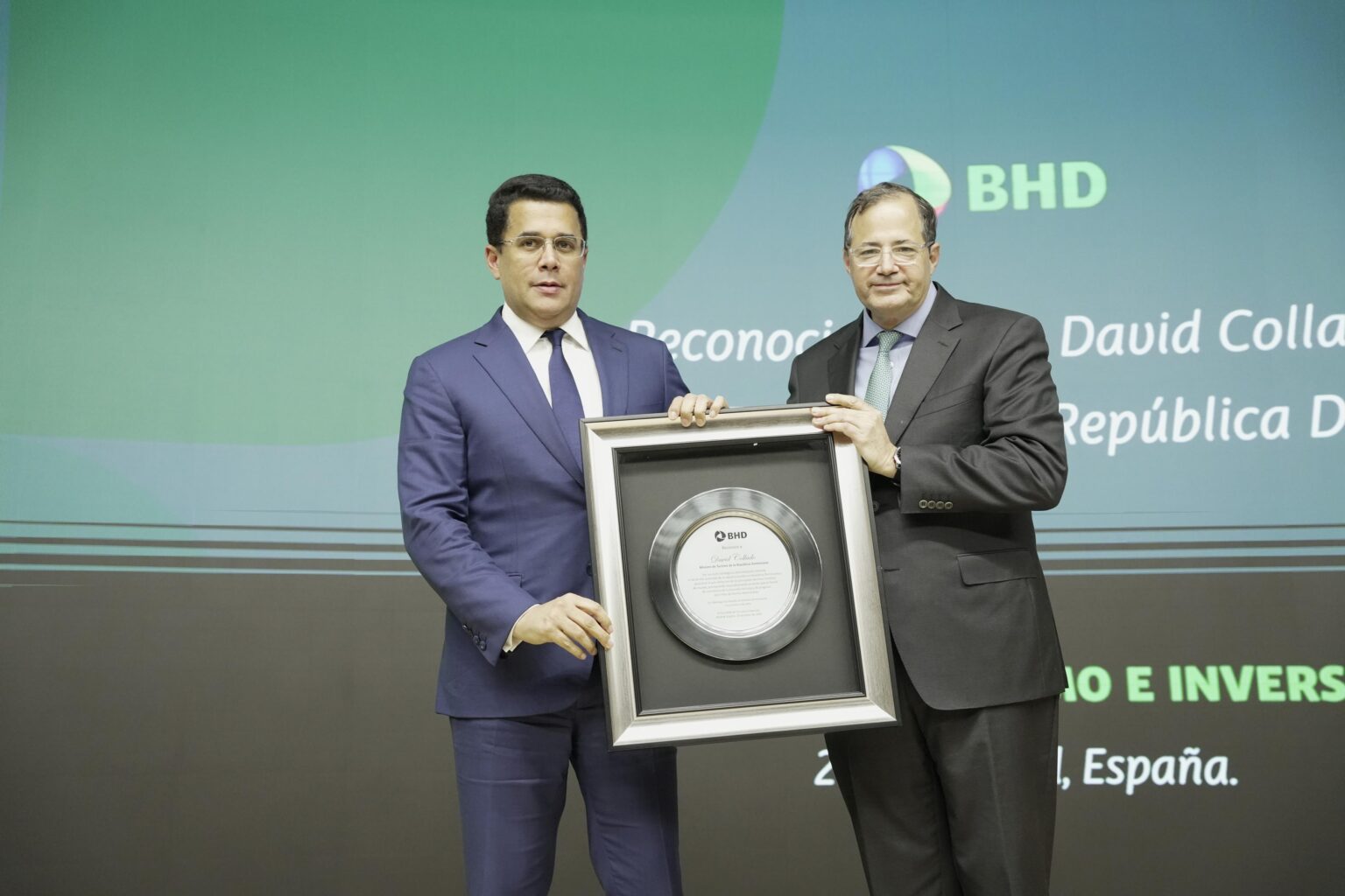 BHD reconoce a David Collado – Periodico Primicias